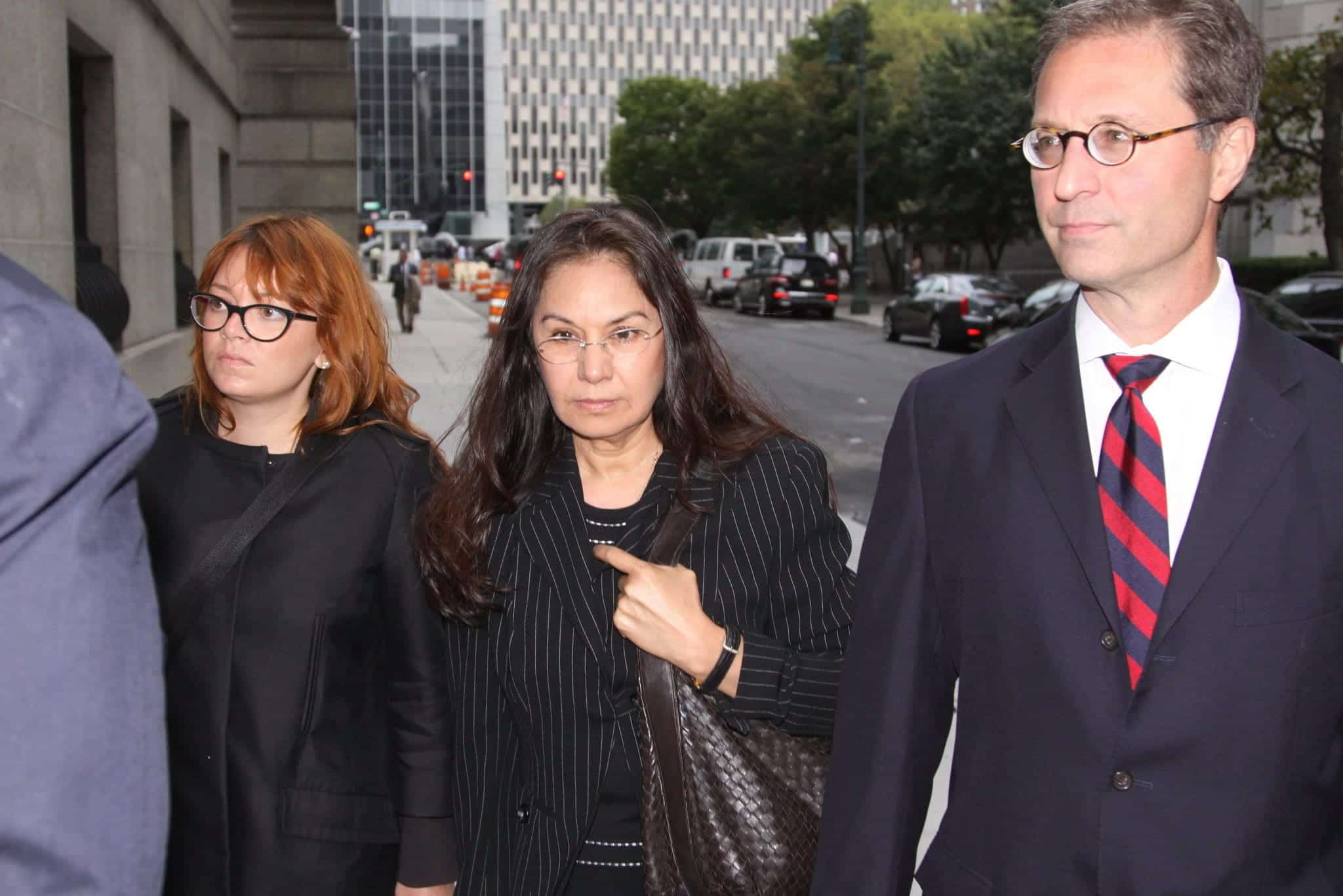 Netflix's Made You Look: A True Story About Fake Art Review: A Sordid ...