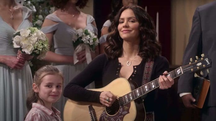 Netflix's Country Comfort Review: A Warm and Comforting Family Sitcom ...