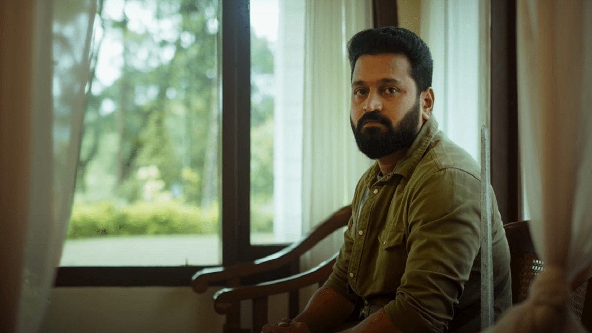 Zee5's Hero Review: Bloody Comedy! | Leisurebyte