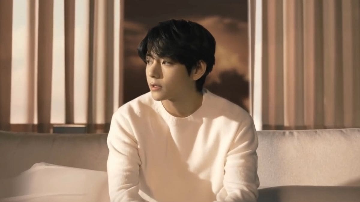 BTS' V's Christmas Tree Has Created Its Own Spotify Record!