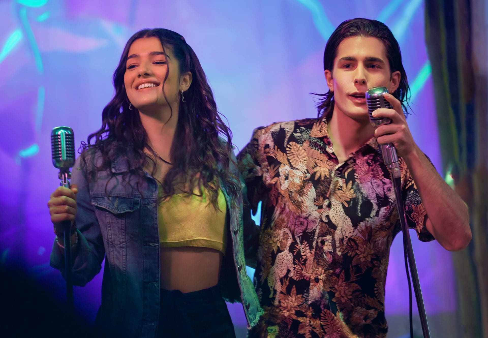 Secrets of Summer (2022) Review: Pilar Pascual, Abril Di Yorio is a ...