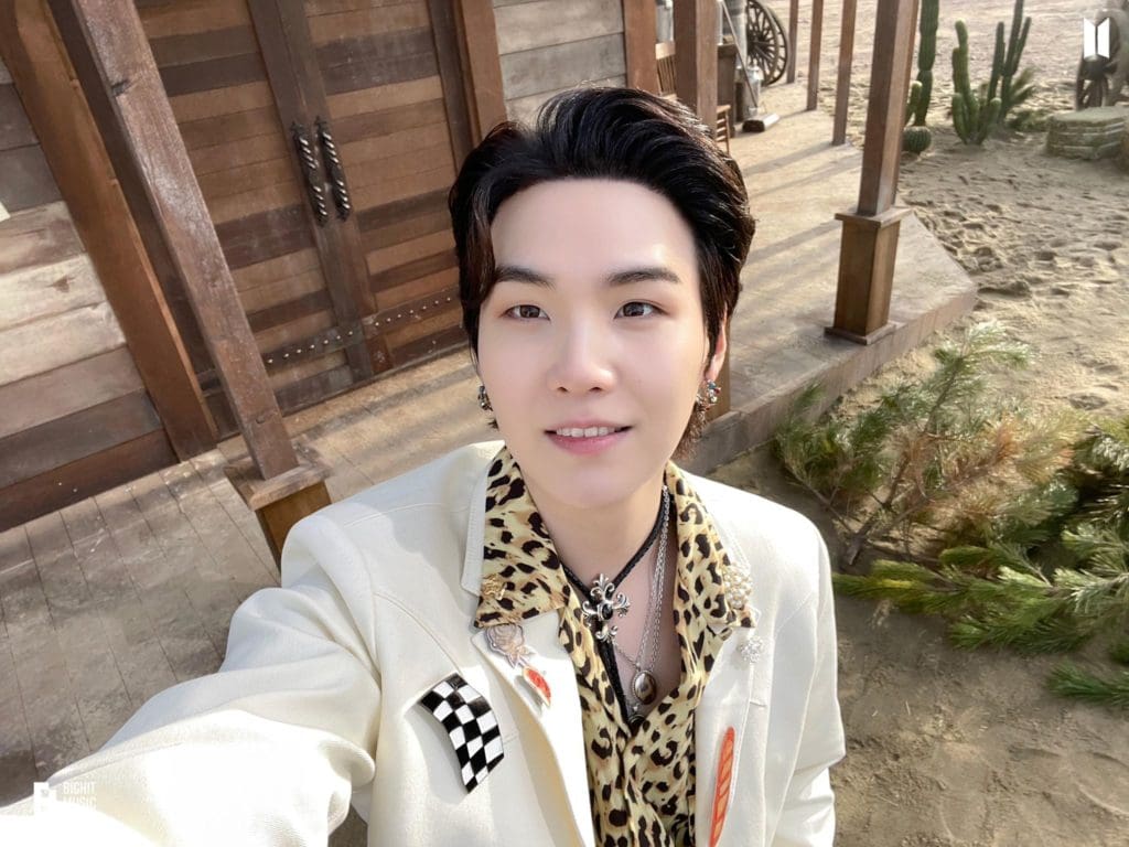 SUGA Looks Adorable in 'That That' Behind-The-Scenes Photo Sketch ...