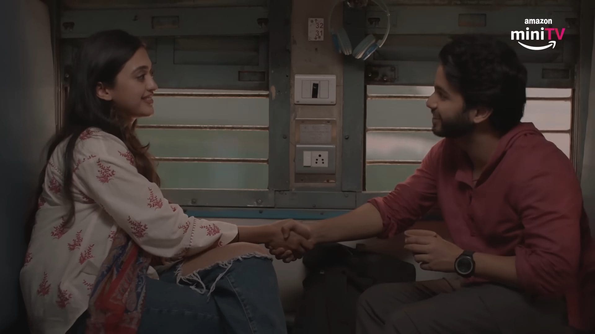 Ishq Express Review: Gayatri Bhardwaj and Ritvik Sahore's Sweet Love ...