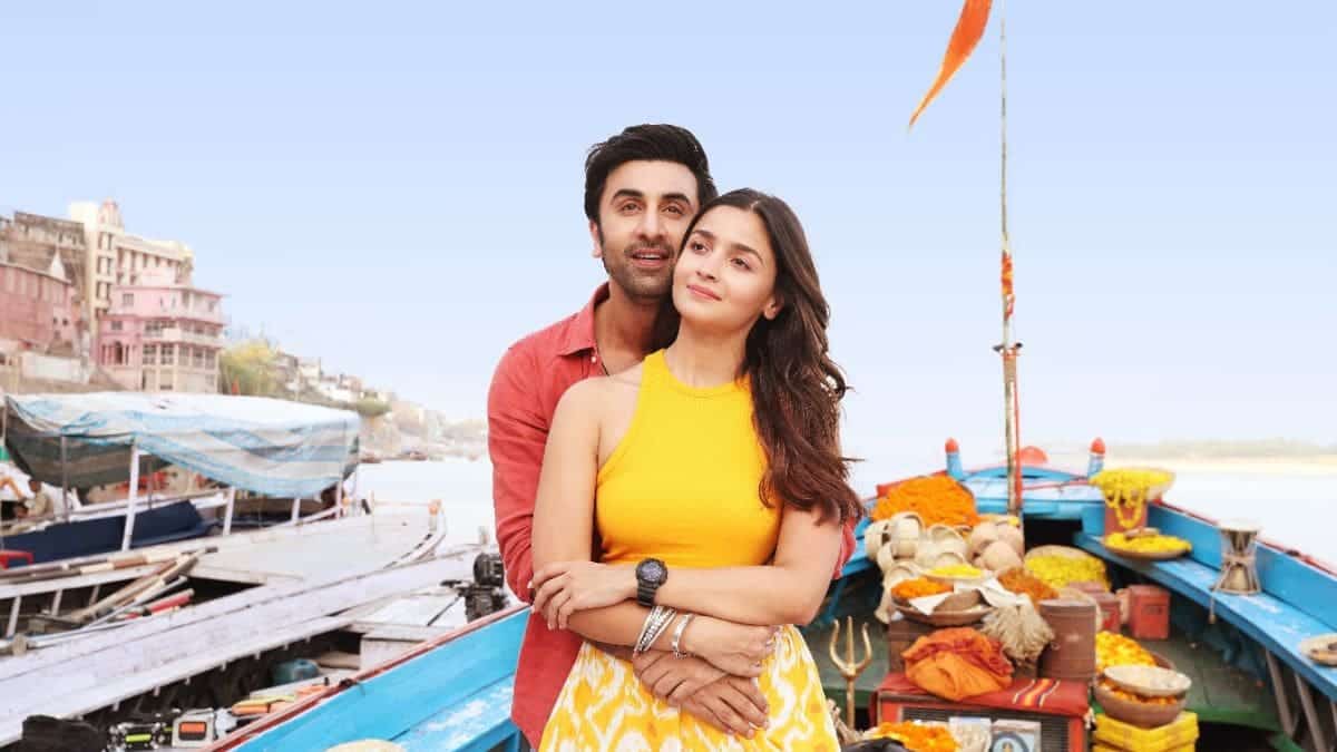 Brahmastra's Kesariya Song Celebrates Falling in Love