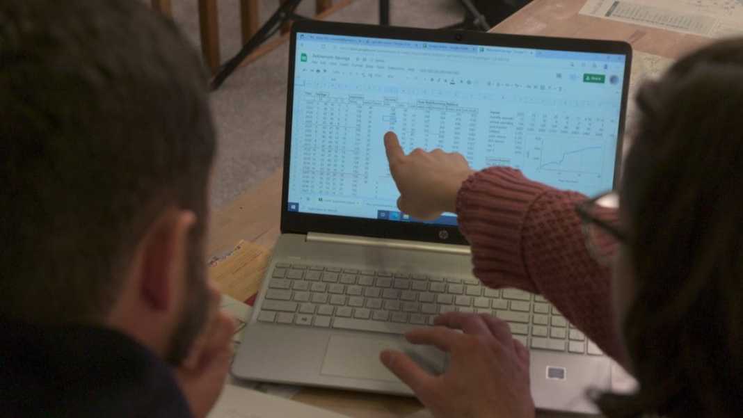 Get Smart With Money Review: Netflix's Small Guide to Help You With ...