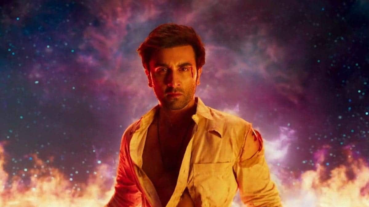 Rasiya Song from Brahmāstra Out: Ranbir Kapoor Can't Take Eyes Off Alia ...