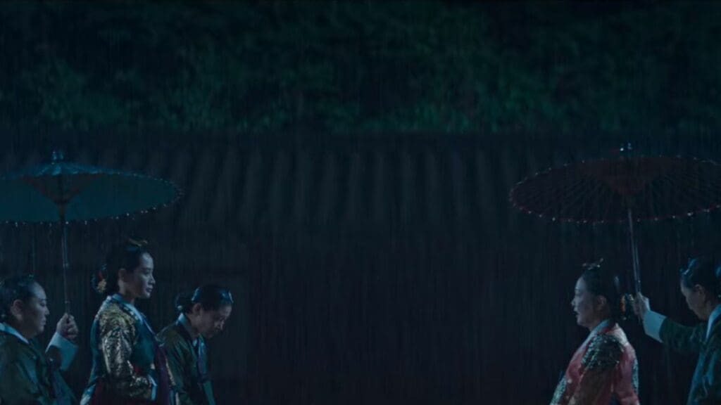 Under the Queen's Umbrella Episode 1 Recap and Review: Queens, Consorts ...