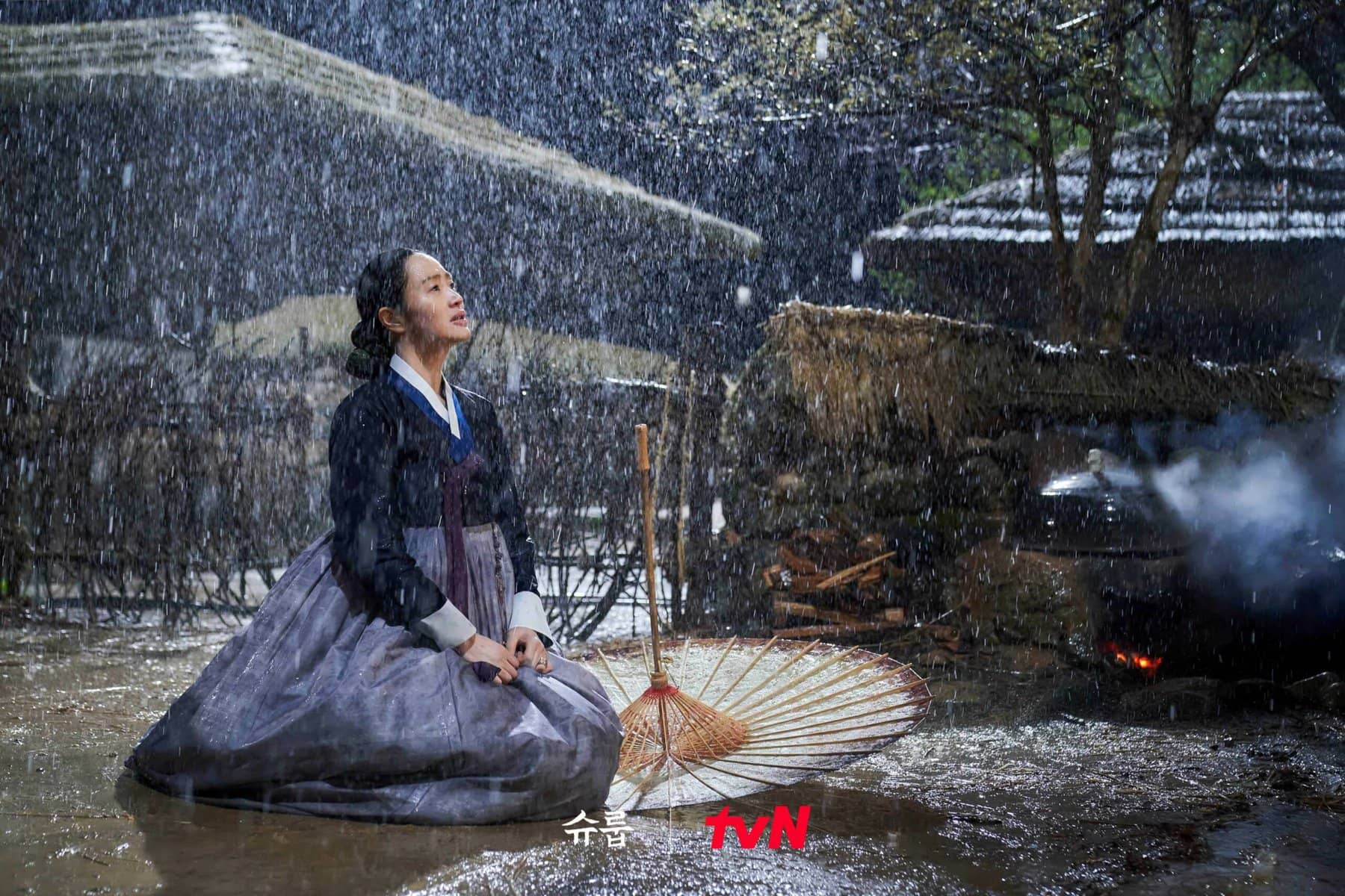 Under the Queen's Umbrella Episode 1-2 Reactions: Fans Adore Grand ...