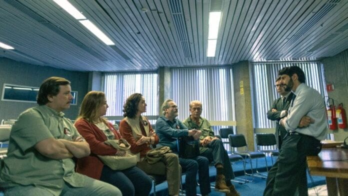 The Endless Night Review: Cinematography Scrambles to Capture the ...