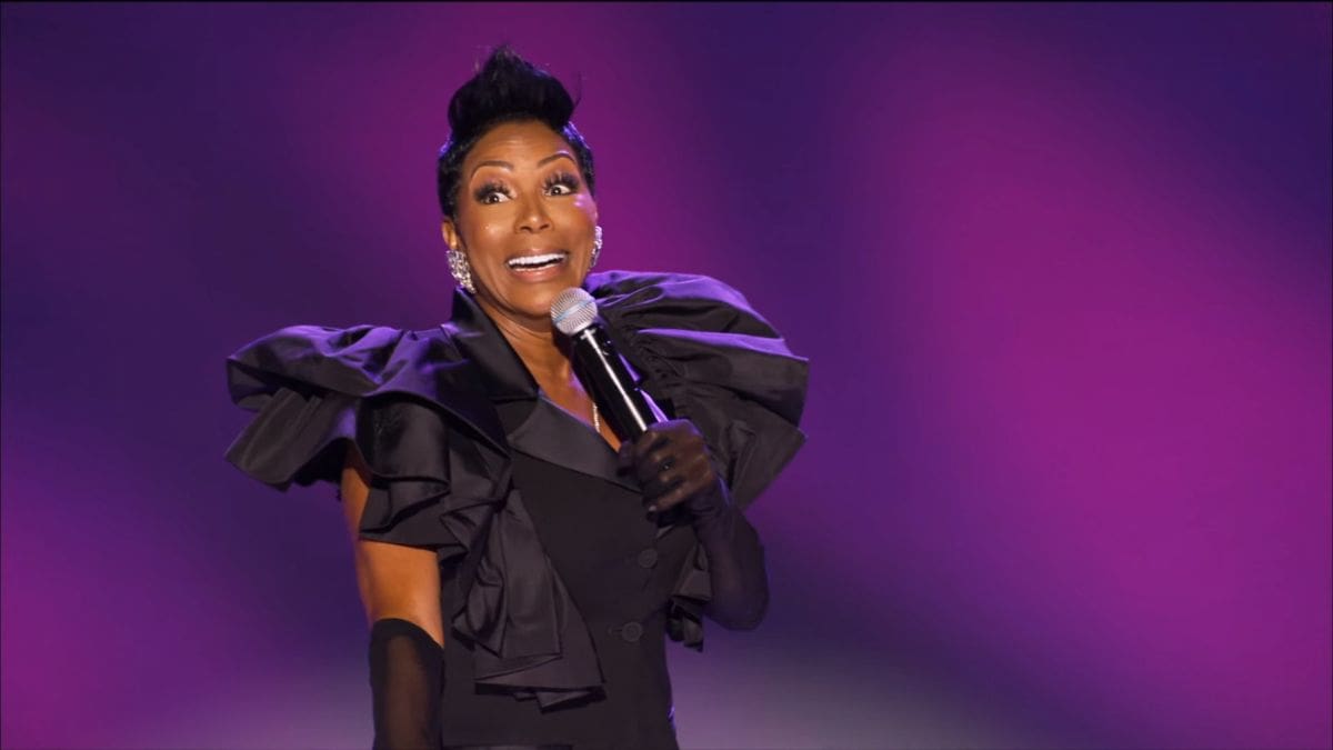Sommore: Queen Chandelier Review: Scandalous and Vile in the Best Way ...