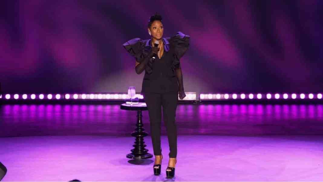 Sommore: Queen Chandelier Review: Scandalous and Vile in the Best Way ...