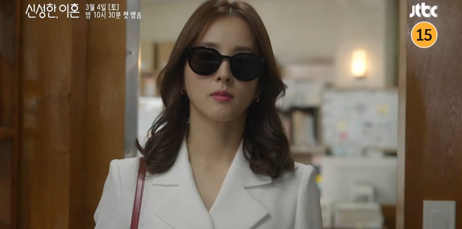 Divorce Attorney Shin Episode 1 Review and Recap: Peculiar Lawyer and a ...