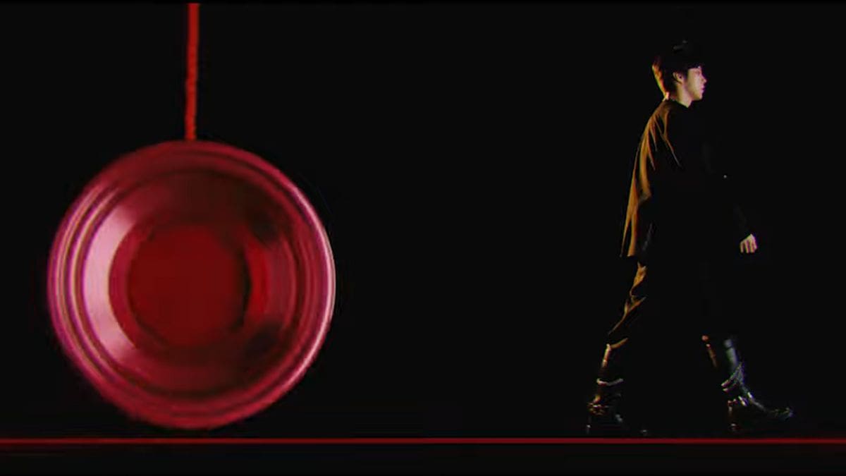 Dawn MV: Kim Woo-seok Exhibits Brilliant Duality in New 2000s Themed ...