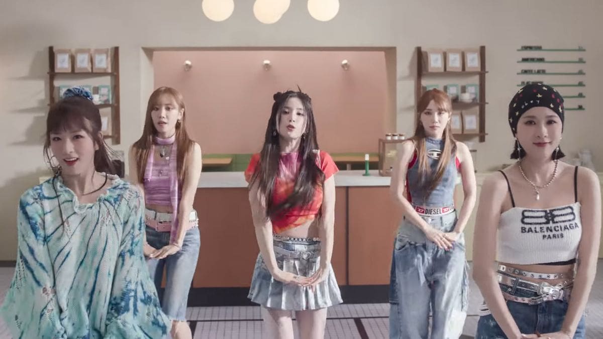 D N D MV: Apink Don Different Professional Clothing to Talk About the ...