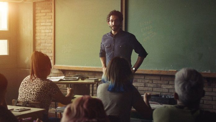 The Substitute Review: Juan Minujín Stars in an Underwhelming Film ...