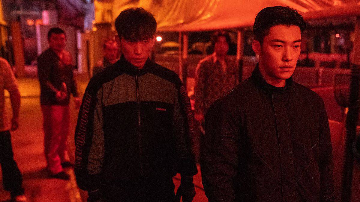 Bloodhounds Review: Woo Do-hwan and Lee Sang-yi Bring Formidable Titan ...