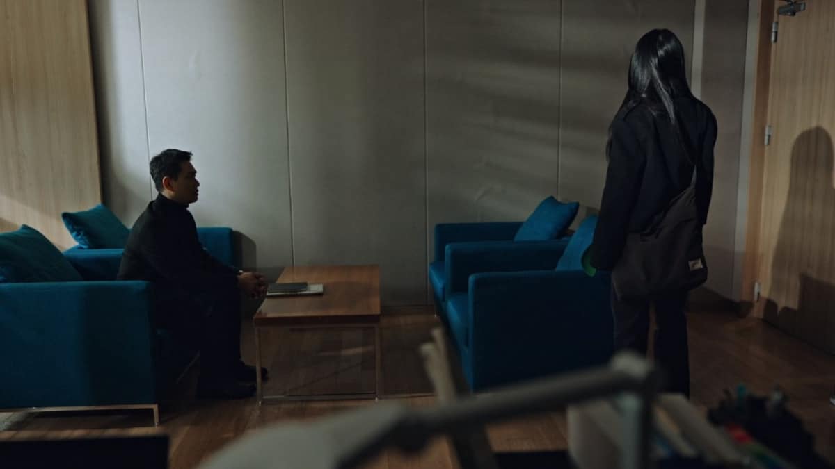 Revenant Episode 1 Recap and Review: Kim Tae-ri Is Possessed, the Door ...