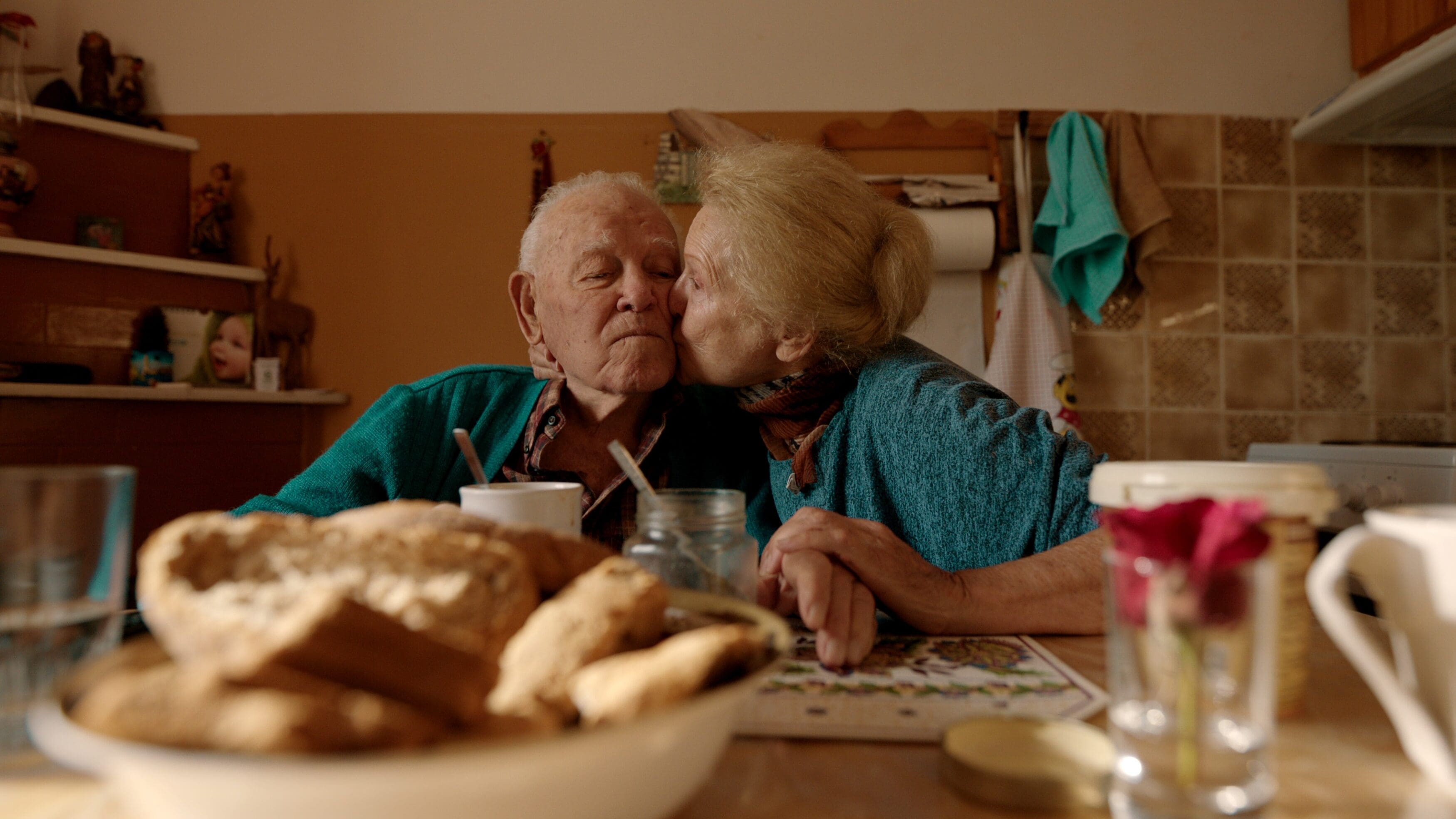 Live to 100: Secrets of the Blue Zones Review: Guideline to Live Longer ...