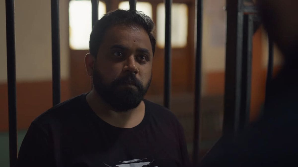 The Adventures of LLeo Review: Hop on With Anandeshwar Dwivedi on a ...