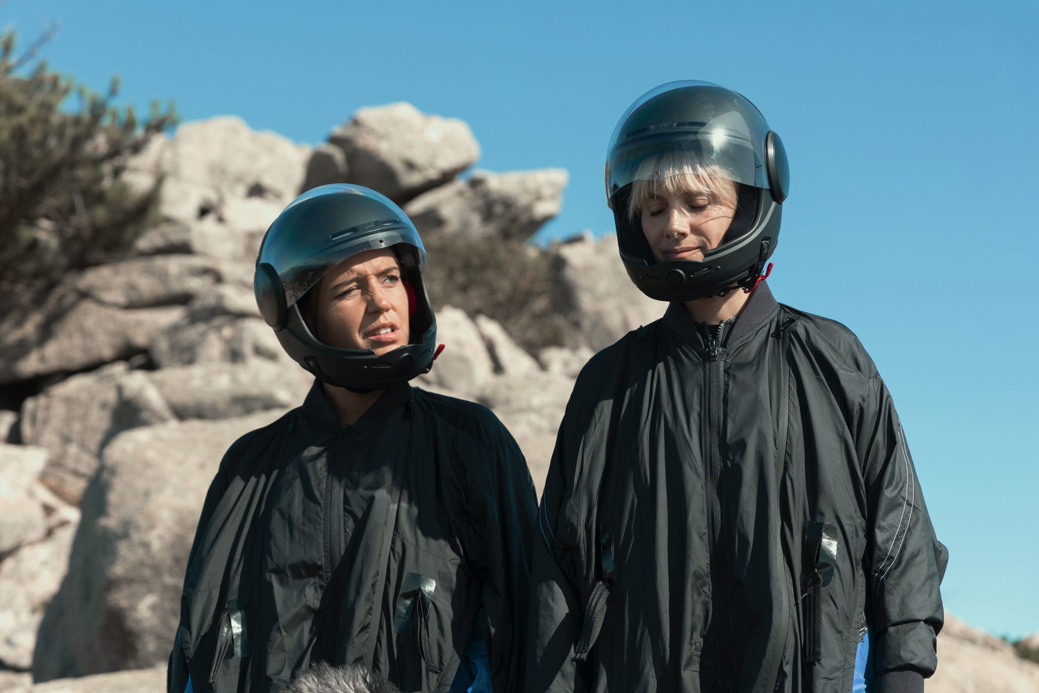 Wingwomen Review: Mélanie Laurent's Crime-Comedy is Extremely Watchable ...