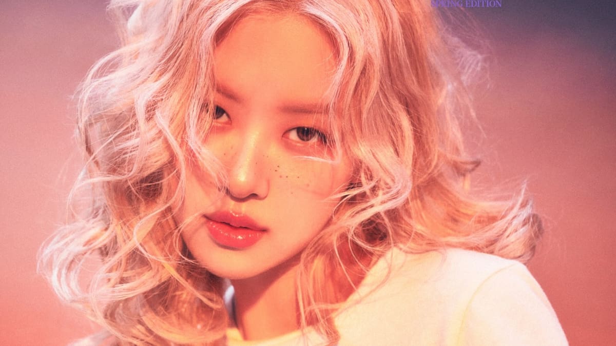BLACKPINK ROSÉ Stuns Fans with Curly Hair Transformation in Stellar ...