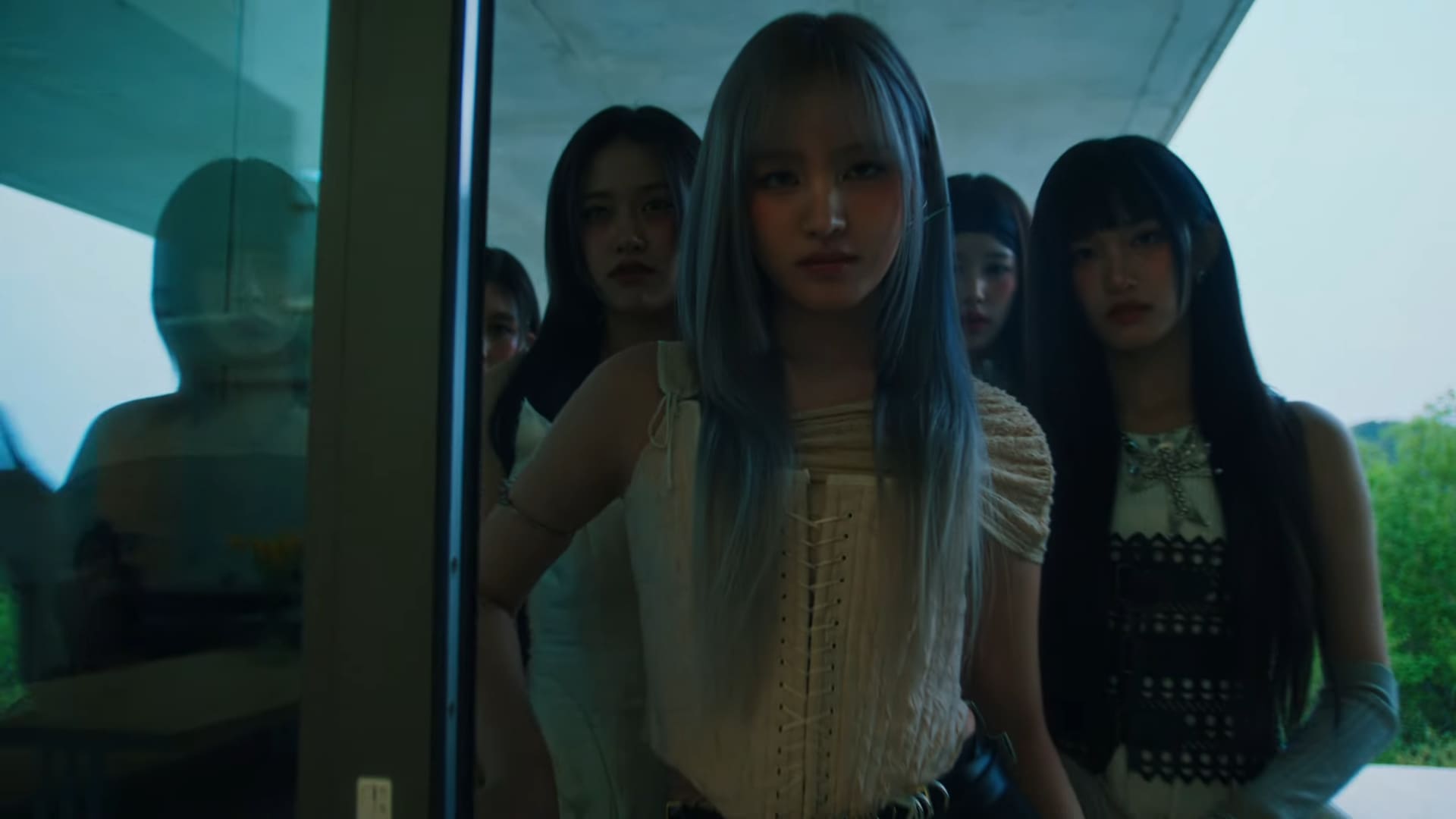 IVE Accendio MV Review: Magical World of Visual Splendour and Melodic ...