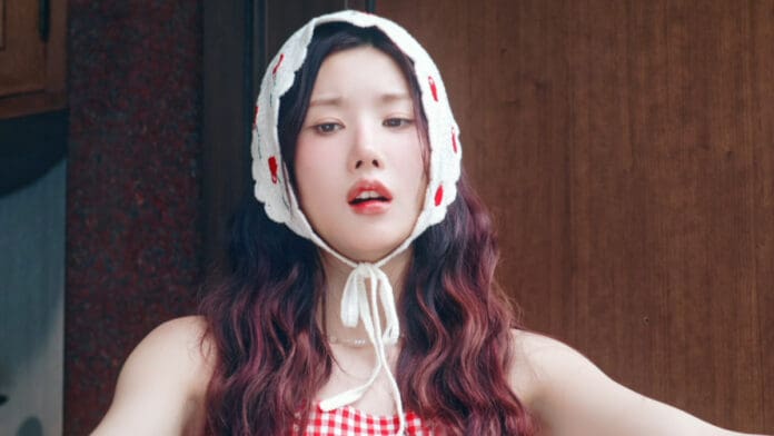 Please Summer MV Teaser: Kwon Eunbi Prepares for a Trip with Unexpected ...