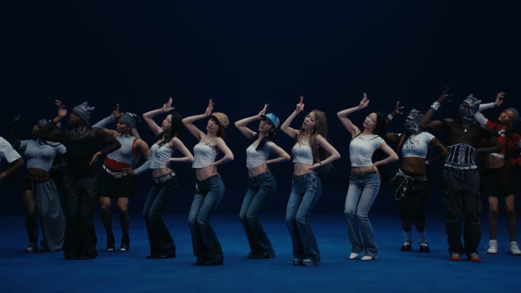 LE SSERAFIM CRAZY MV Review: Daring Mix of EDM, Punchy Beats and ...