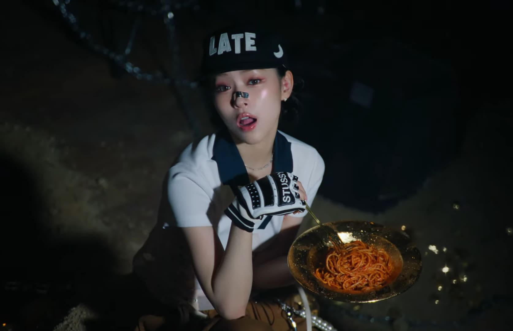 ITZY Gold MV Review | Leisurebyte