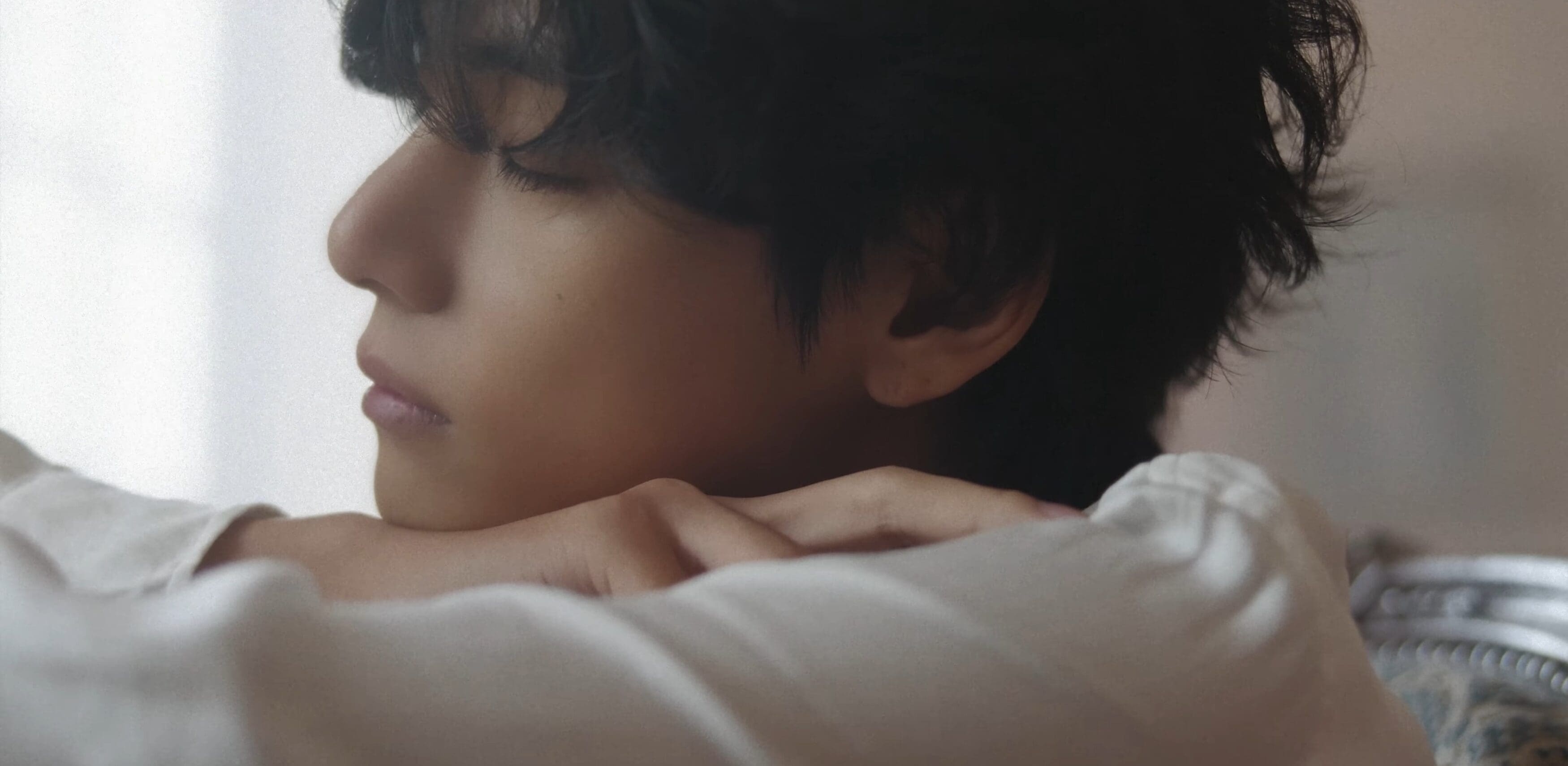 V Winter Ahead MV feat. PARK HYO SHIN Review | Leisurebyte