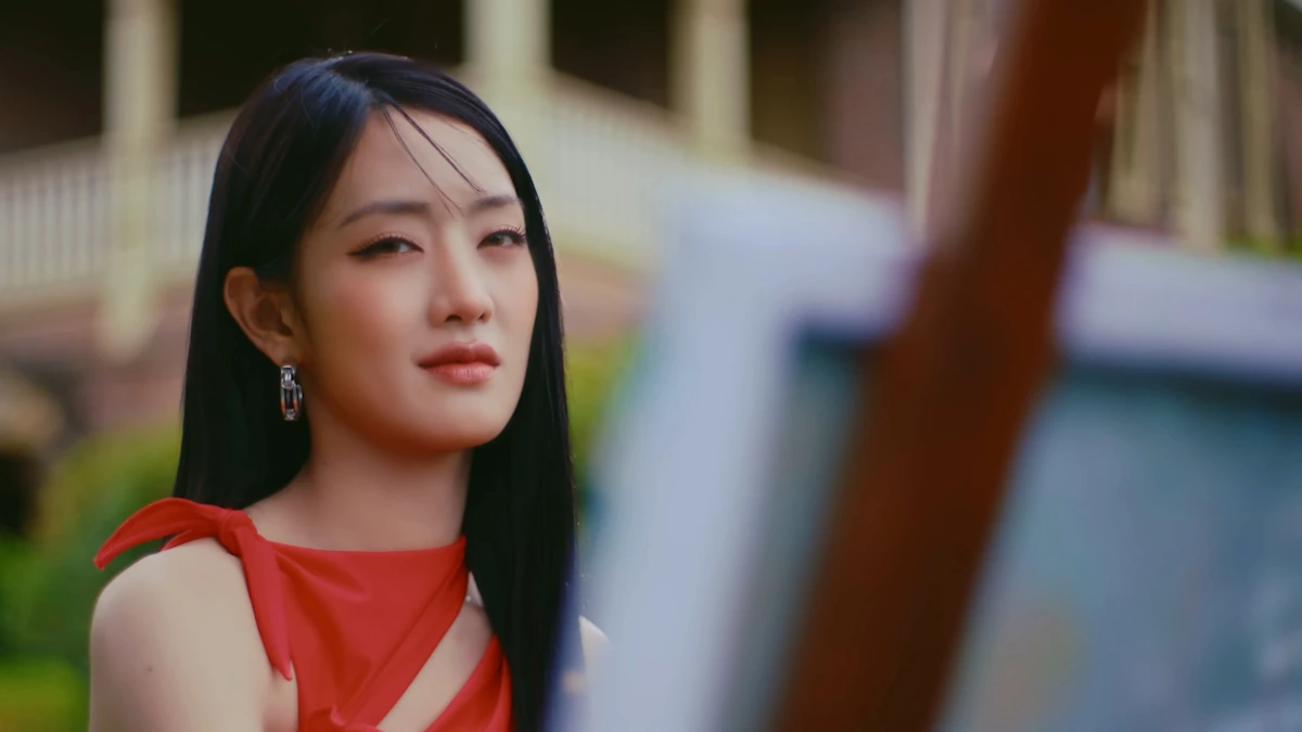 (G)I-DLE Minnie HER MV Review: Shades of Minnie in Her Solo Debut | Leisurebyte