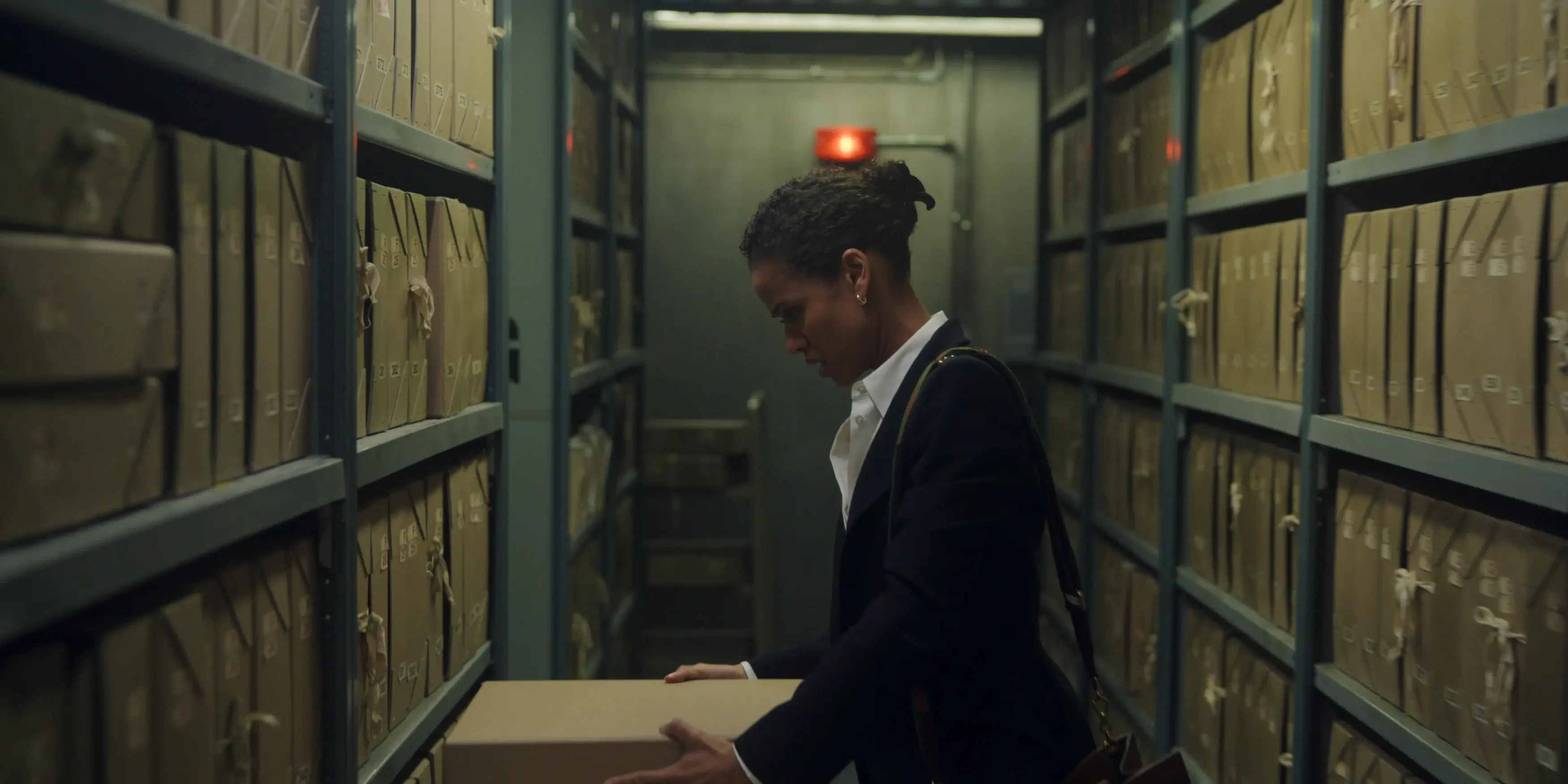 Surface Season 2 Review (Apple TV+) | Leisurebyte