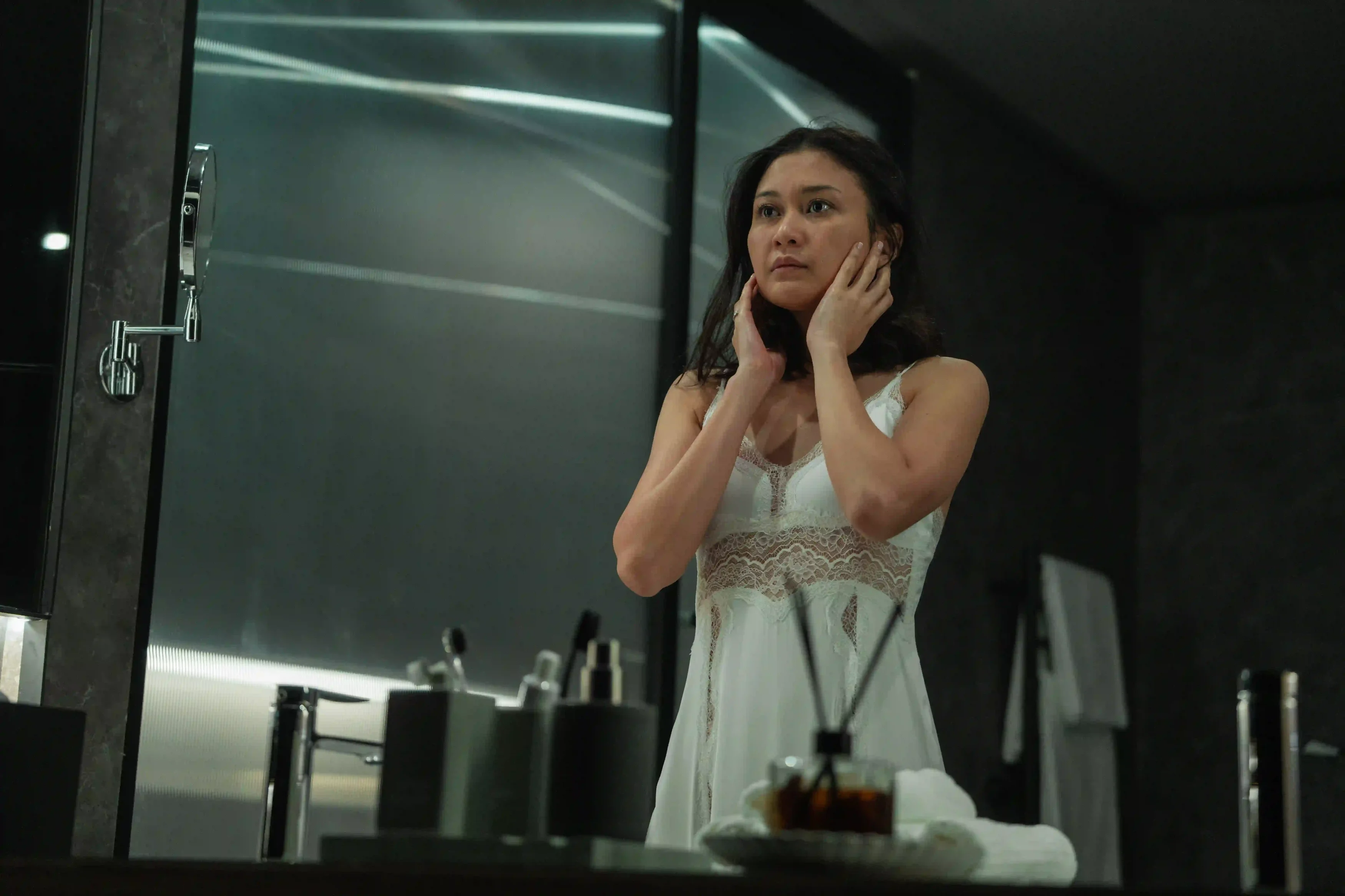 A Normal Woman Ending Explained: What is the Mysterious Rash? Who is ...