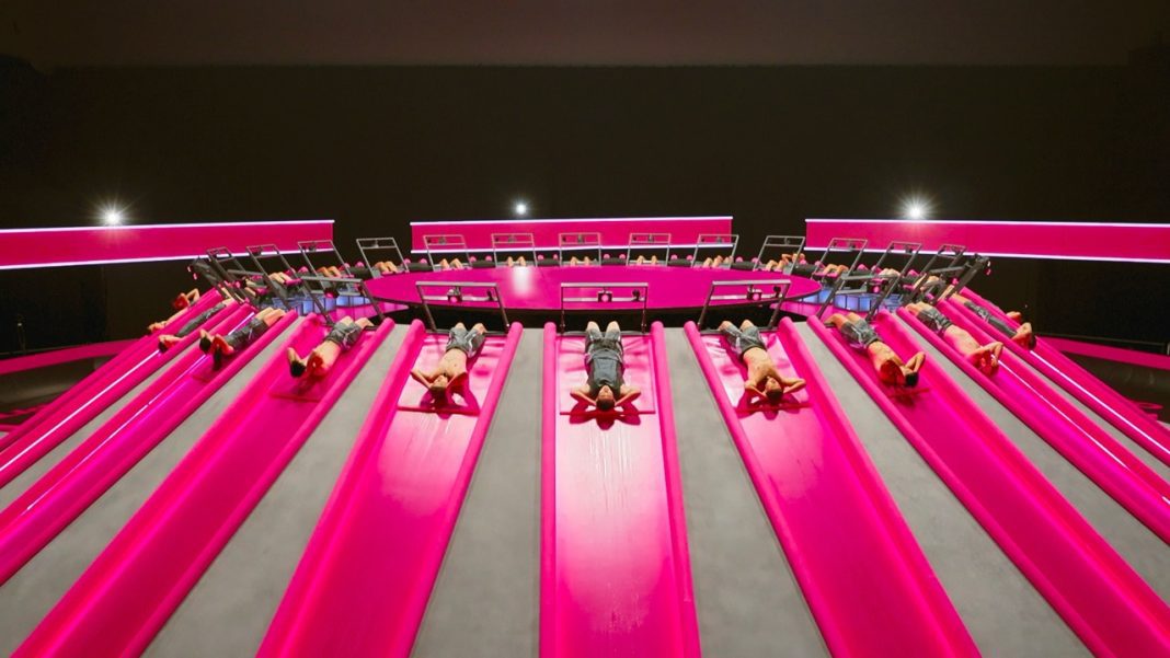 Final Draft Review: Entertaining in Every Possible Way... Just Not Very ...