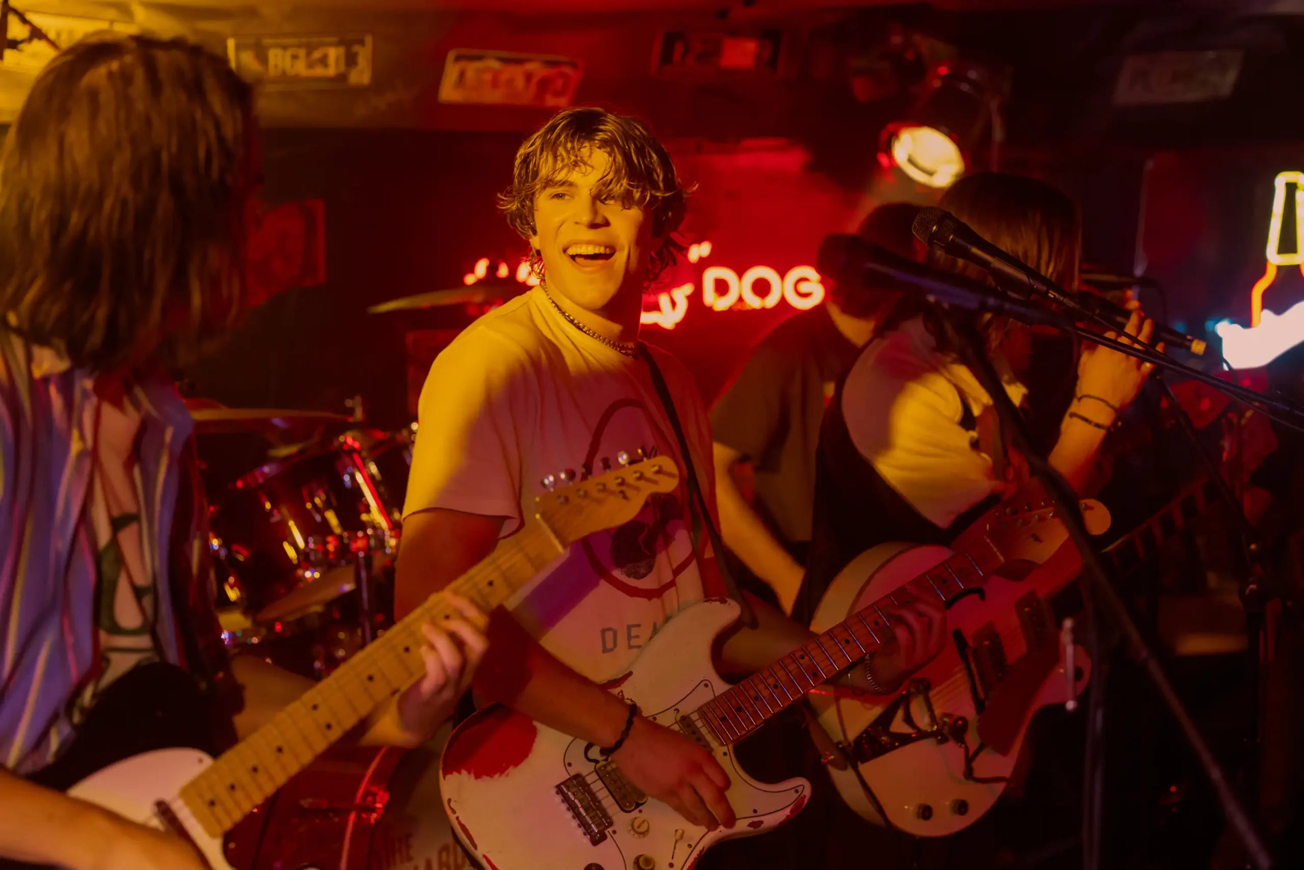 The Runarounds Review: An Easygoing, Inspiring Drama | Leisurebyte