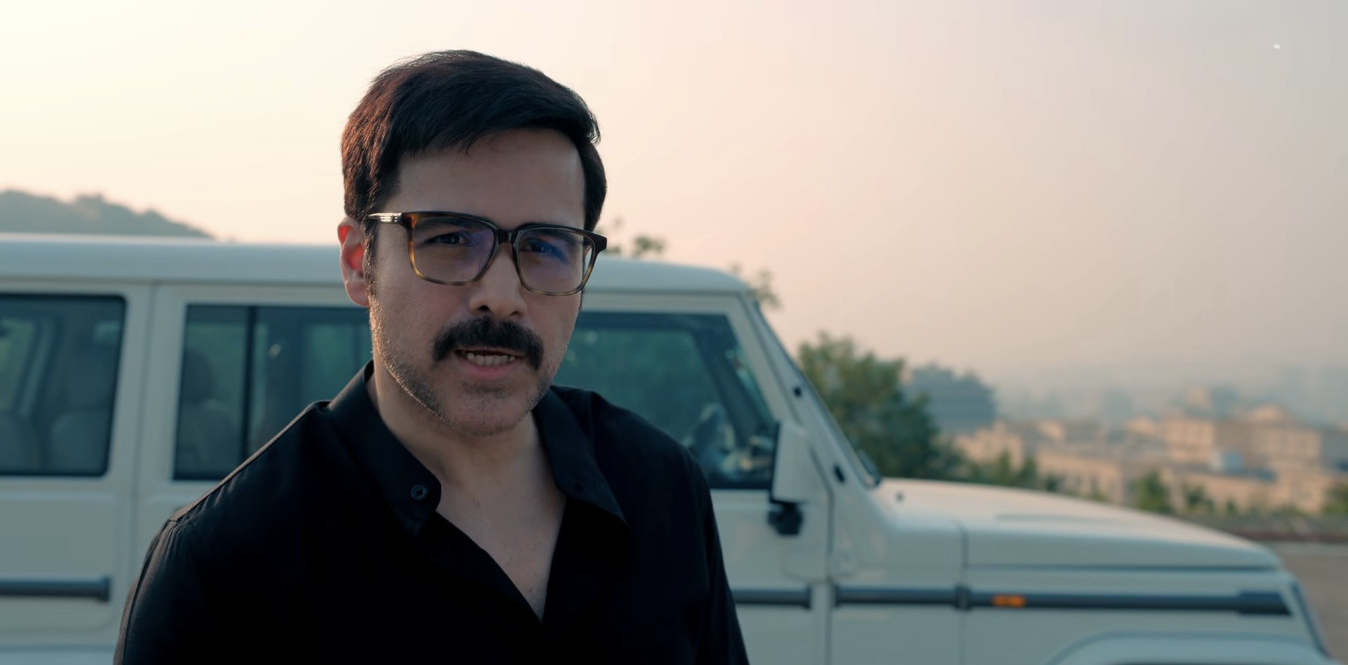 Taskaree Review: An Enjoyable Adventure With the Charming Emraan Hashmi ...